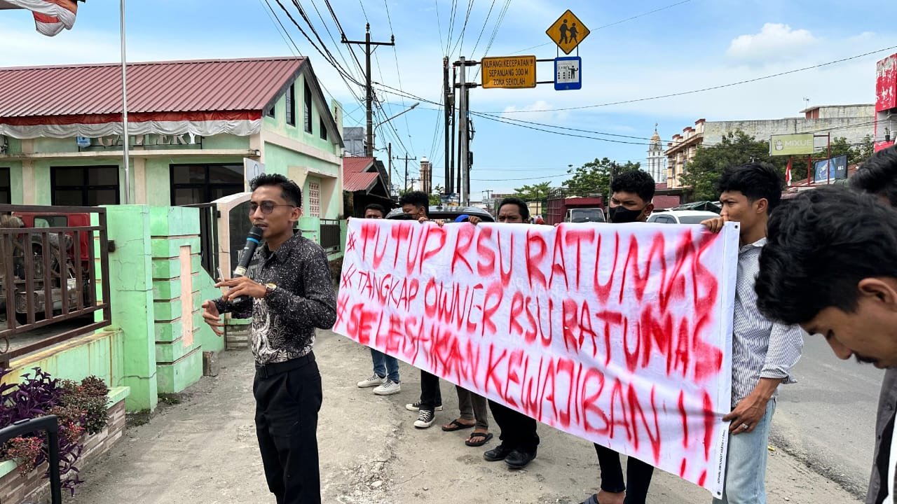 Gerakan 08 Gelar Aksi di Kantor Disnaker, Perizinan, dan Perdagangan ...
